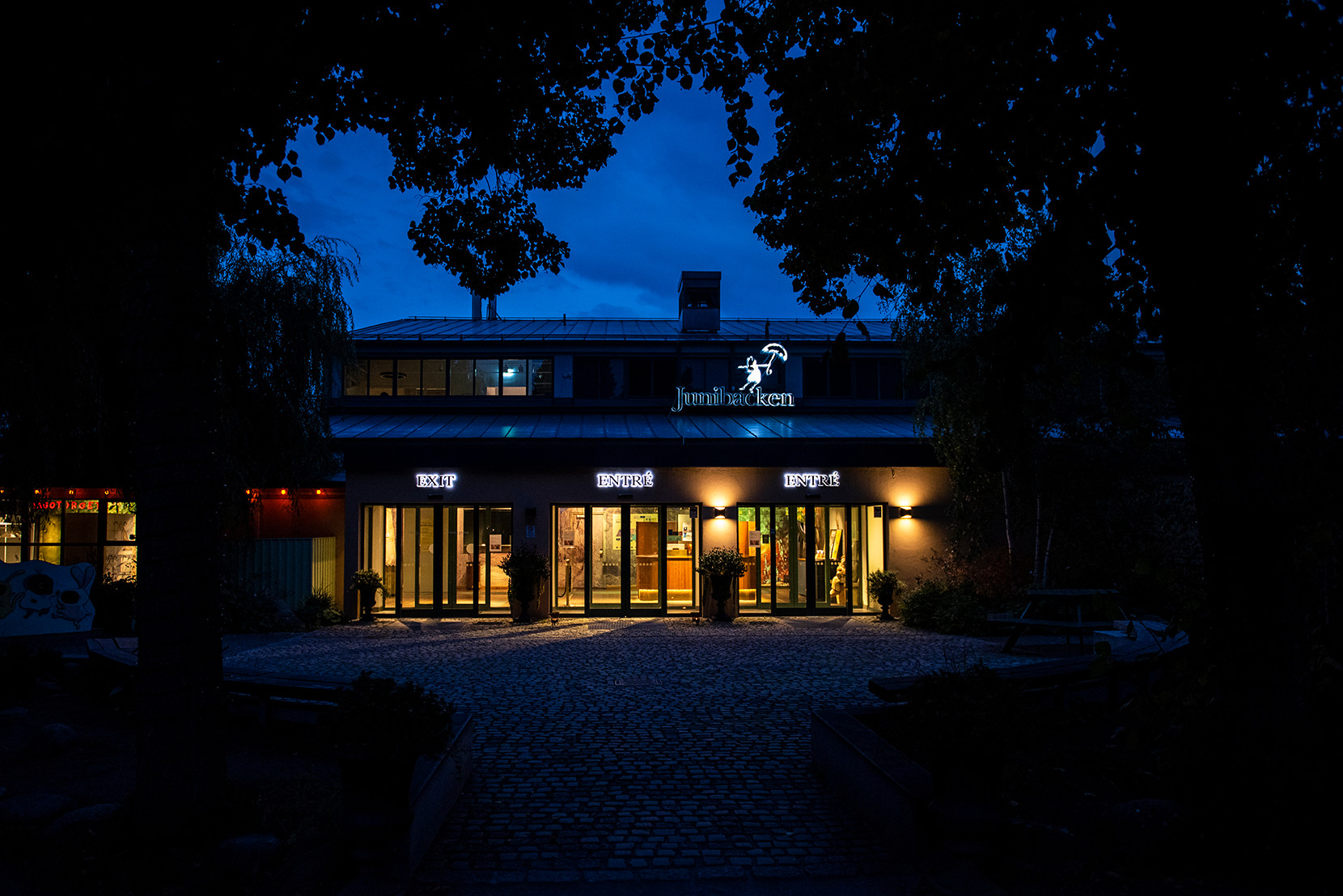 Booking request - Junibacken